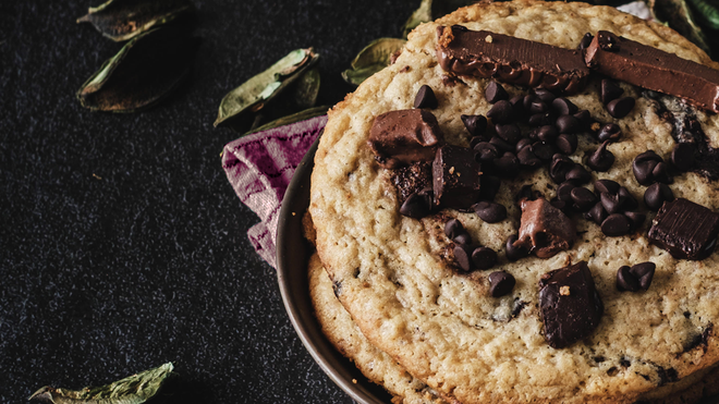 The #1 Gift in a Box of Cookies: Send a Smooch. Share the Love ...